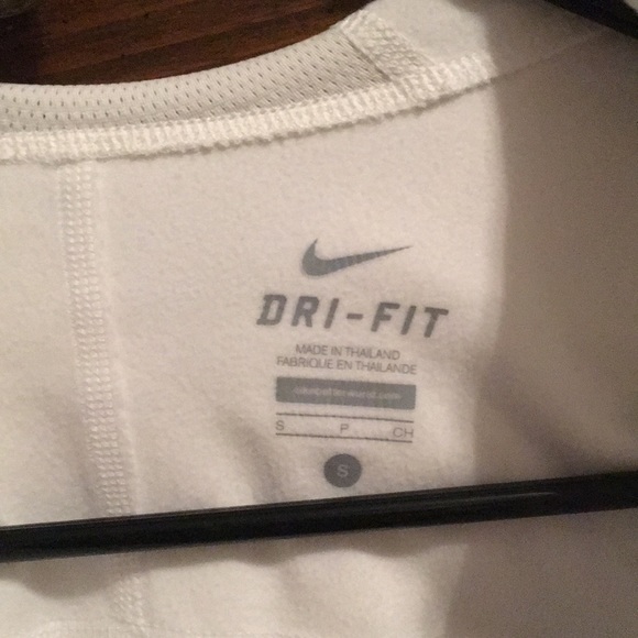 Nike | Jackets & Coats | Nike Drifit White Running Reflective Jacket ...